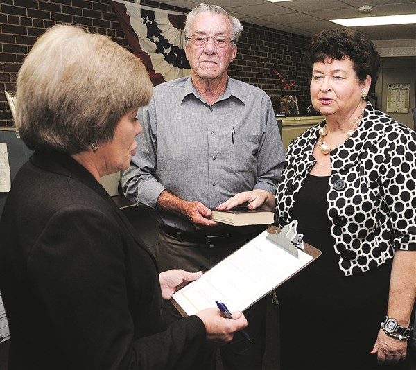 Election’s sworn – Tabor-Loris Tribune