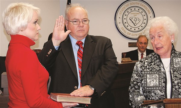 Council sworn – Tabor-Loris Tribune