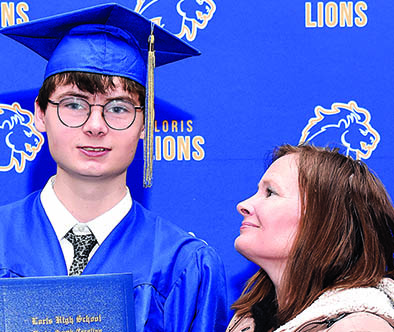 Mid-year commencement at Loris High – Tabor-Loris Tribune